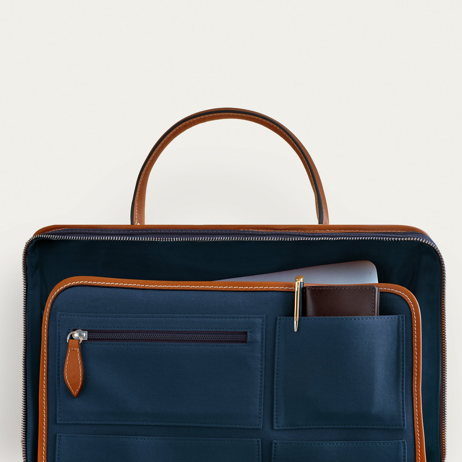 The Briefcase - Cognac/Navy – Travelteq